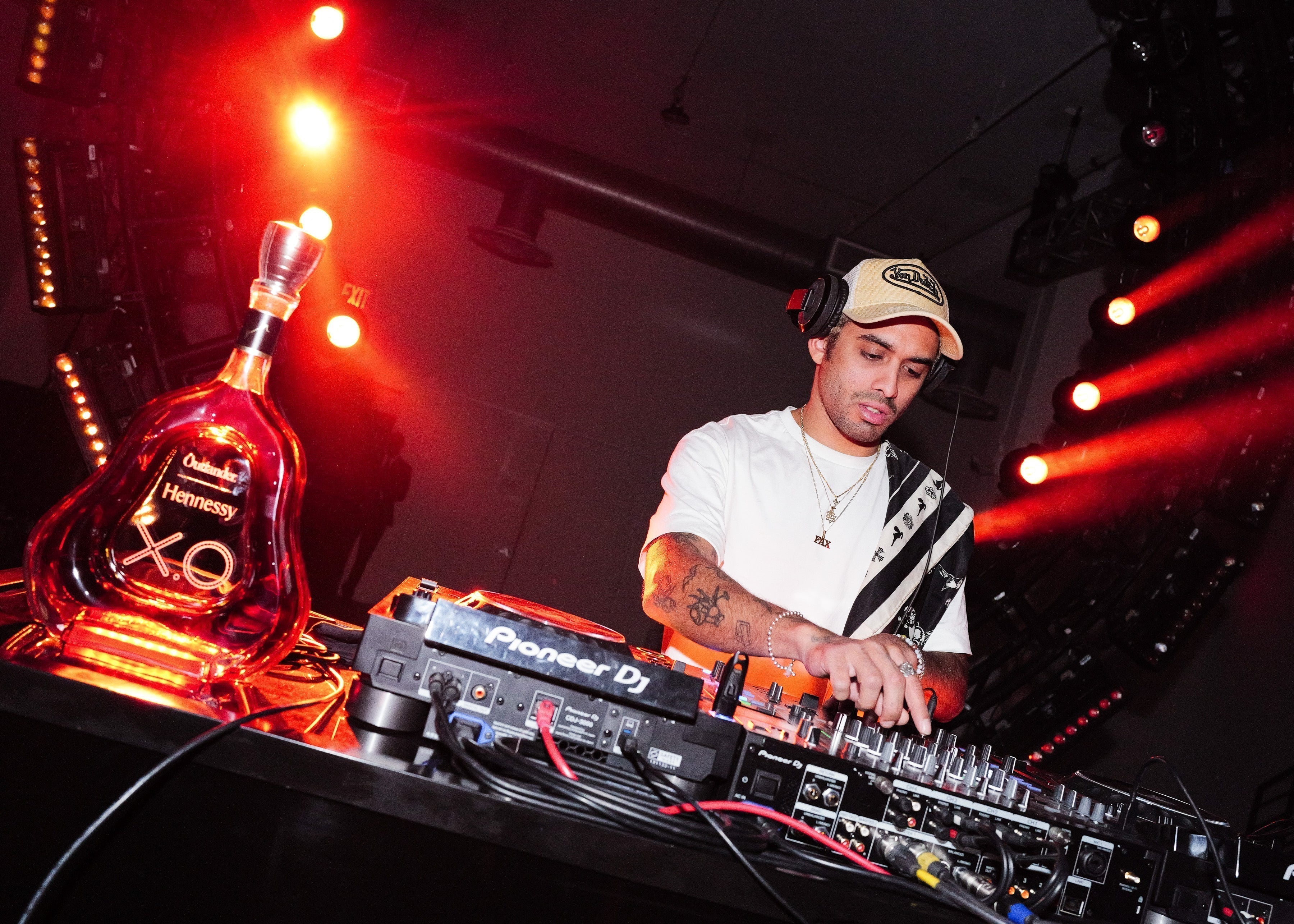 The Outlander x Hennessy X.O Word Tour was Iconic – Outlander Magazine